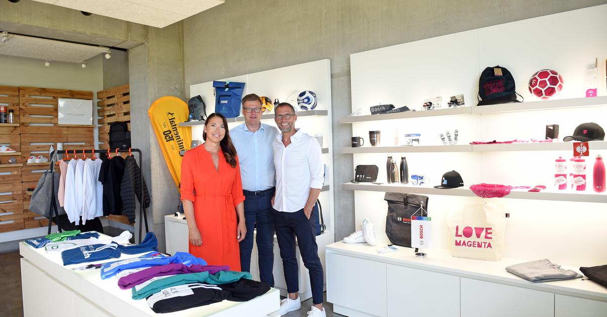 Hoodies und Sneaker aus Monsheim rund um den Globus