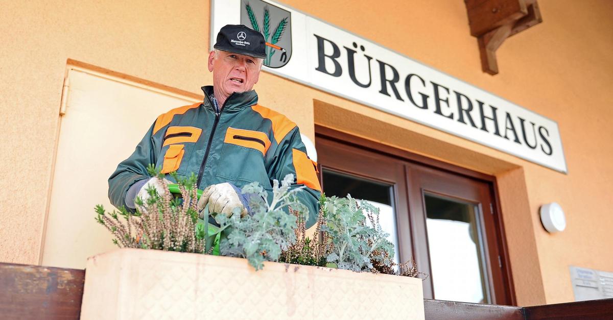 Bernd Rudolph ist Gemeindearbeiter in Bermersheim