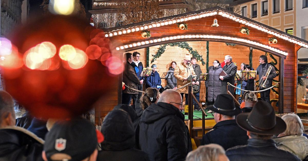 Wormser Weihnachtsmarkt 2025: Oberbürgermeister Kessel eröffnet feierlich