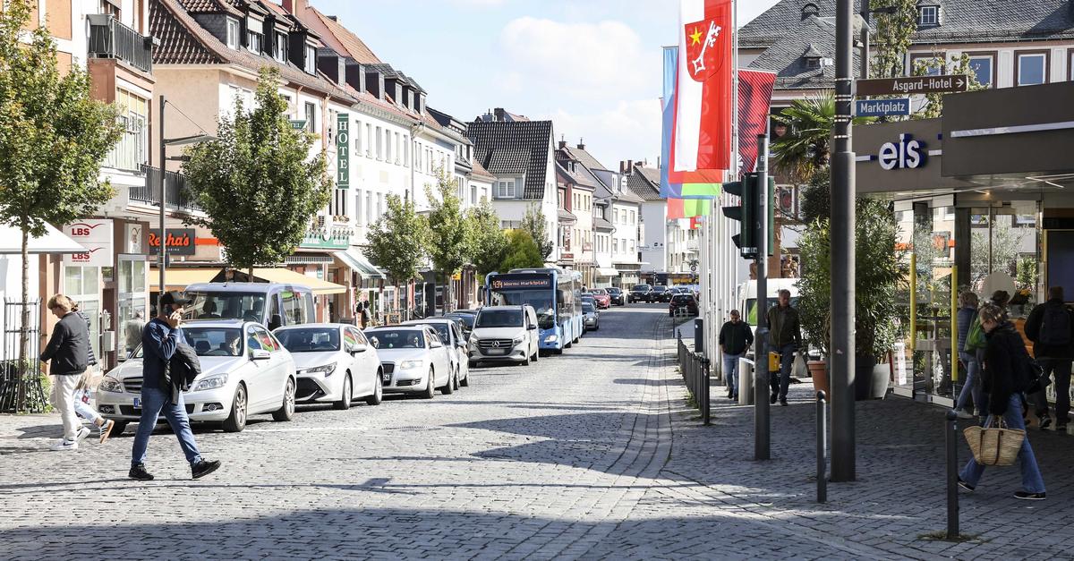 „Wormser for Future“ begrüßen Ampelschaltung am Marktplatz