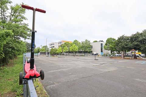 Vom Betonviereck zum Lernort: Der neue Schulhof tut nicht nur dem Klima gut
