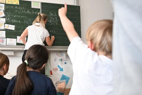 Bildungsexperten für Social Media-Verbot an Grundschulen