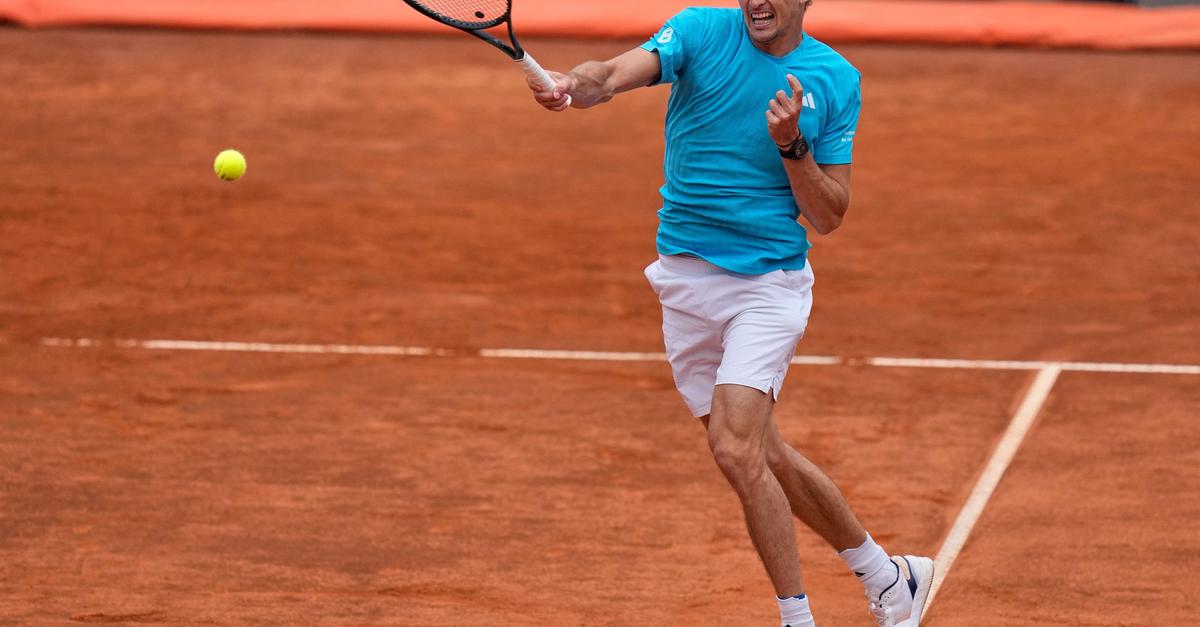 Müller-Wohlfahrt hilft: Zverev ohne Rückenprobleme in Paris